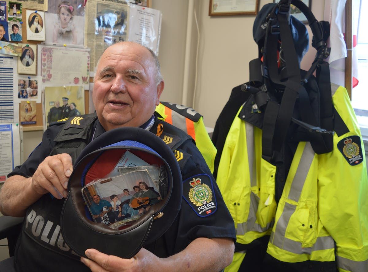 'It's just hard not to love the guy': Sgt. Barry Gordon still loves job ...