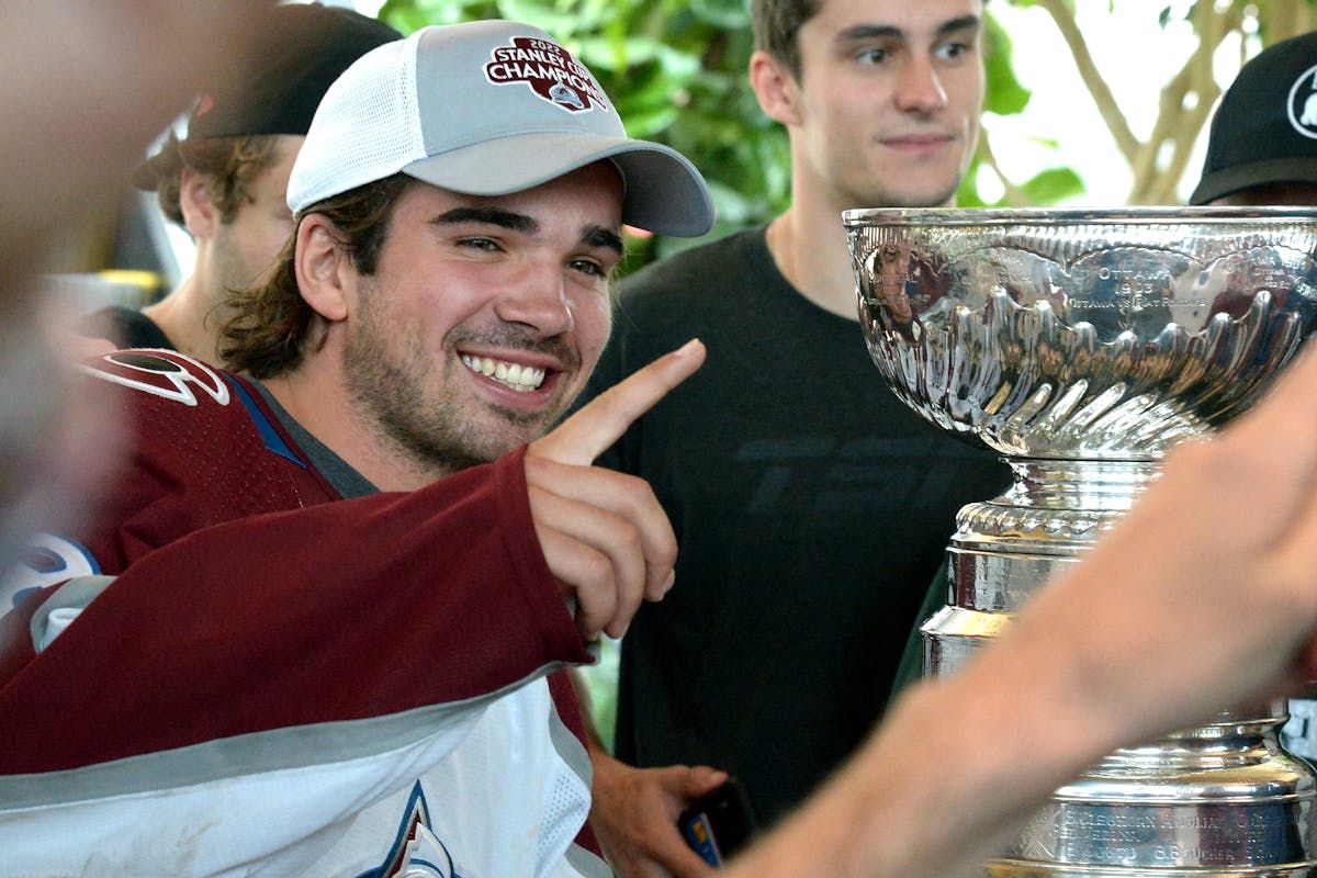 UPDATED: Frenzy of fans, family and friends welcome Alex Newhook and ...