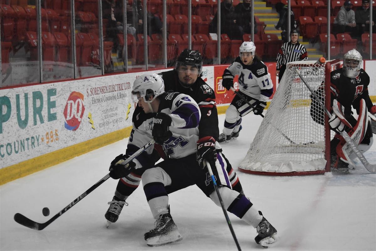 Stephen Fox looks to continue to elevate his game at Lakehead | PNI ...