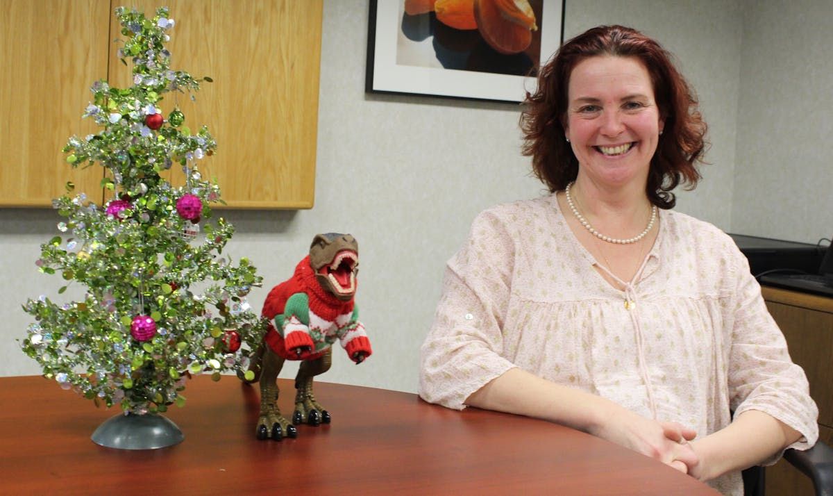 Alison Coffin cleans House to heavy metal music | PNI Atlantic News