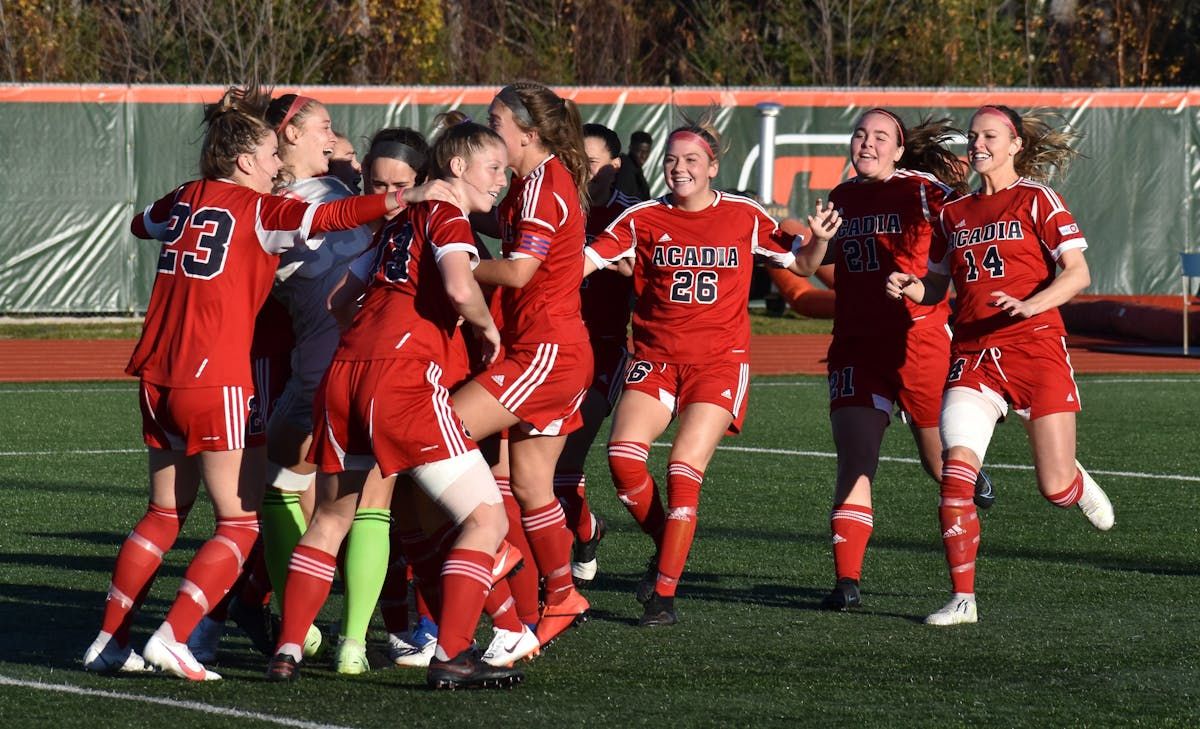 Acadia Axewomen, Cape Breton Capers capture AUS soccer titles | PNI ...