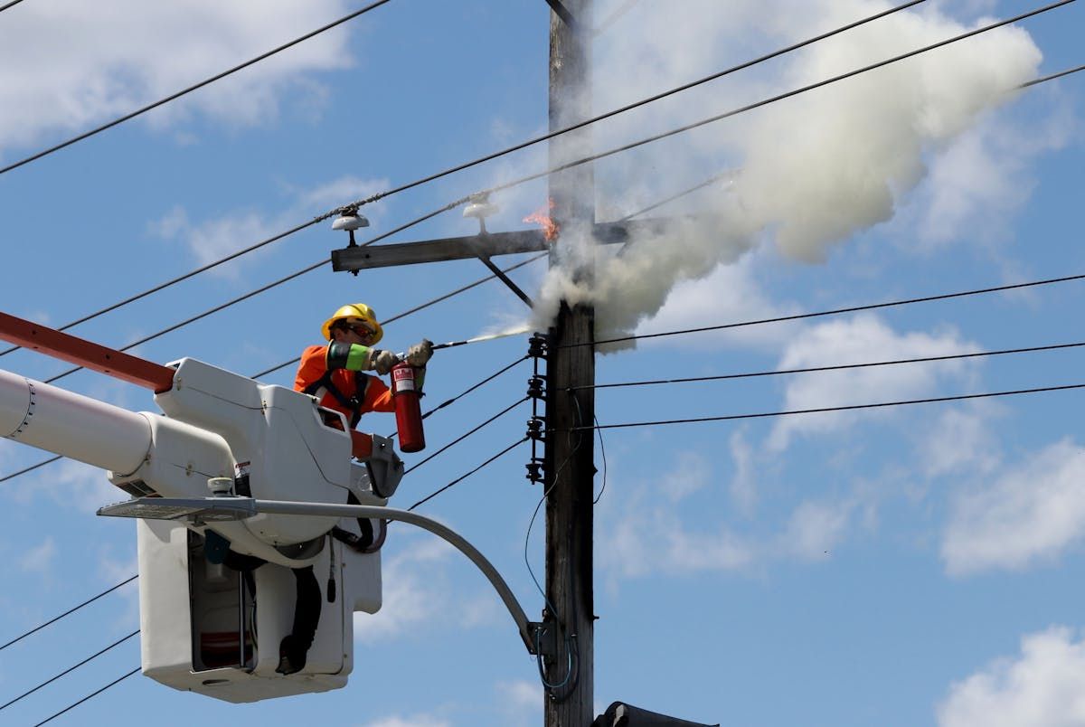 Pole fire causes widespread power outage in Dartmouth | PNI Atlantic News