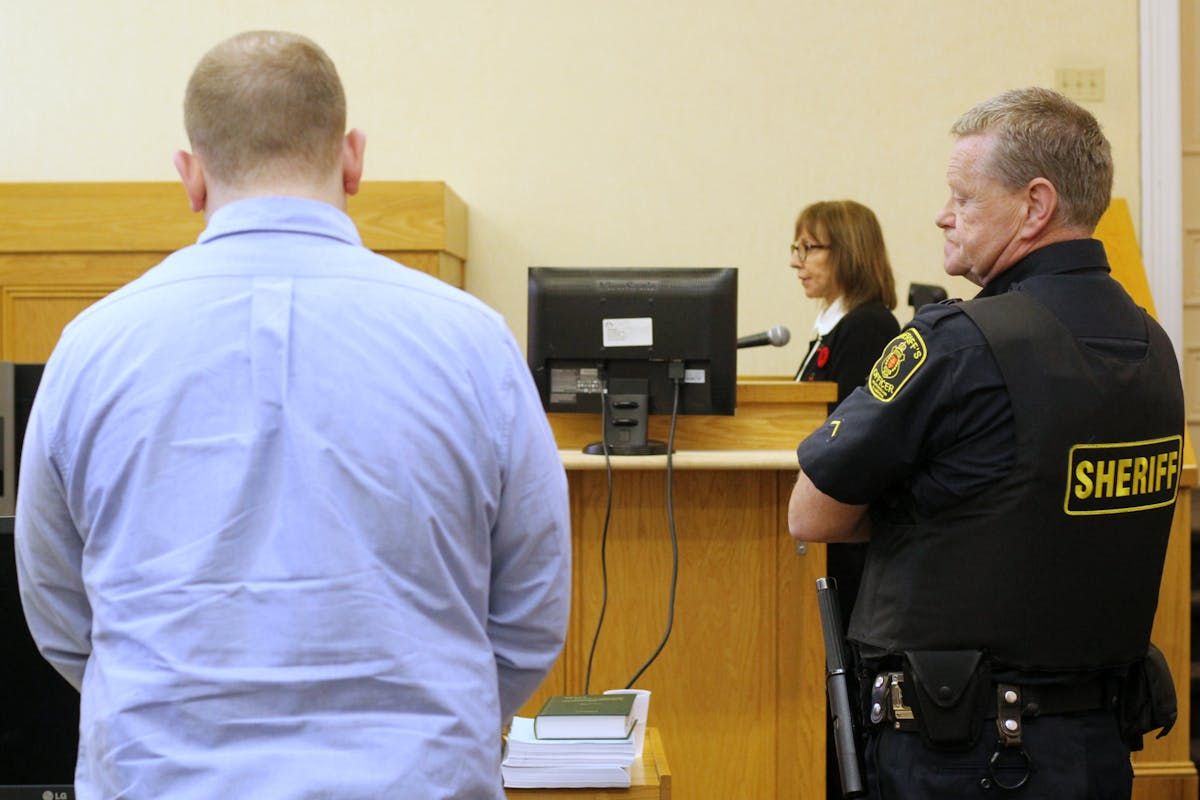 RNC officer breaks down on stand recounting final moments of shooting ...