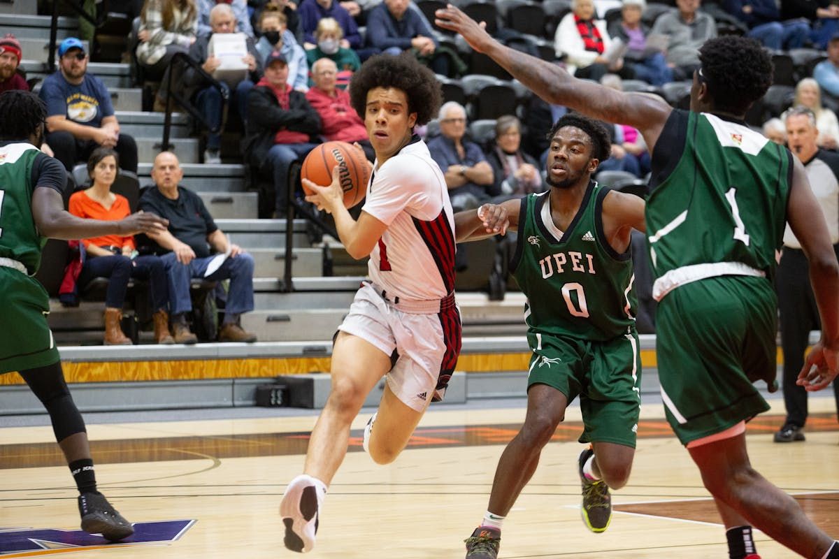 UPEI men's basketball Panthers lose to UNB on Nov. 19, 2022 | PNI ...