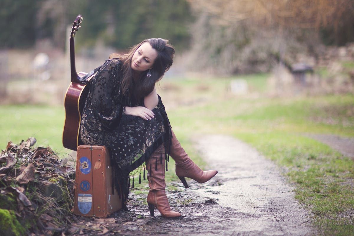 P.E.I. singer-songwriter Tara MacLean to receive Stompin' Tom Award ...