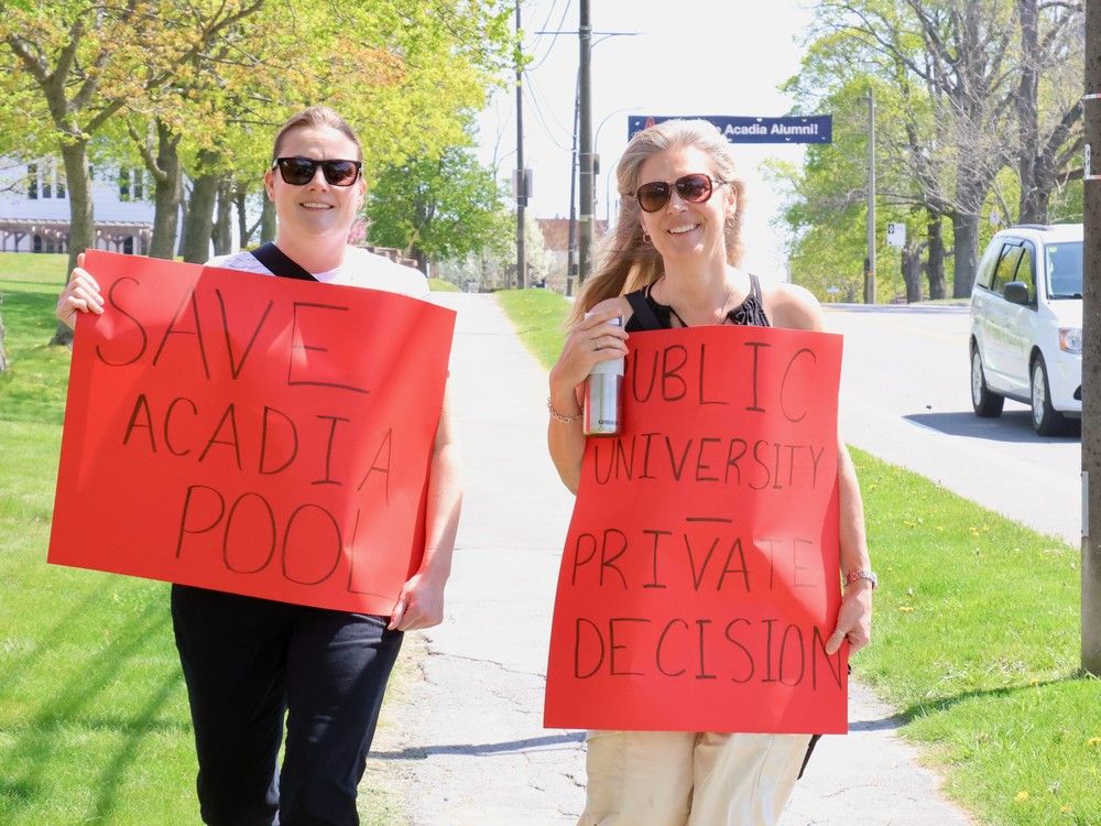 Protestors march outside Acadia University as pool closure looms | PNI ...
