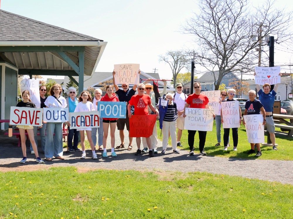 Protestors march outside Acadia University as pool closure looms | PNI ...