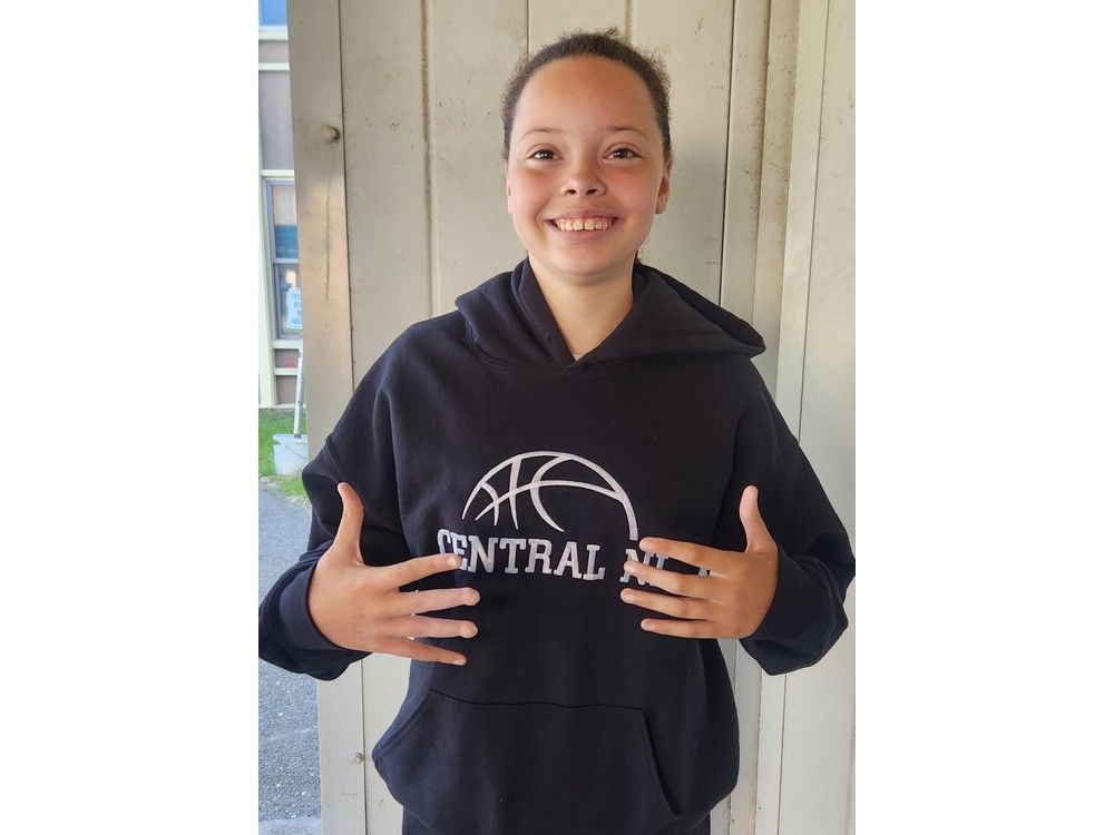 NL girl playing basketball after horrific accident severed her fingers ...