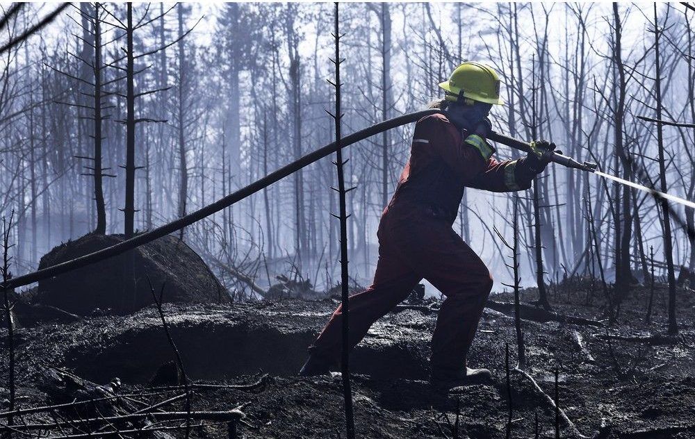 More than 300 km of hose used to fight Long Lake wildfire so far | PNI ...