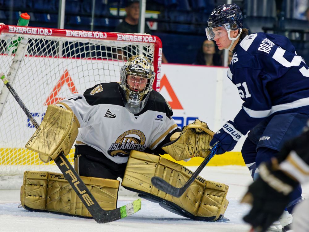 Hockey Islanders and UPEI Panthers surge | PNI Atlantic News