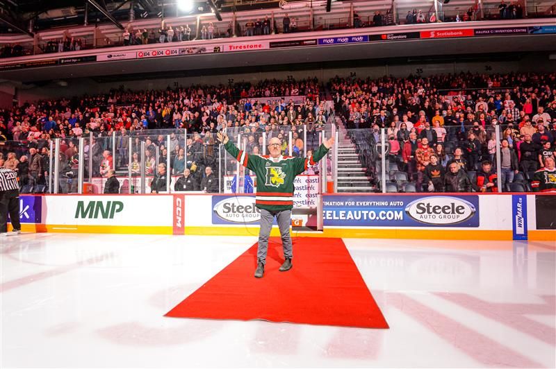 Halifax entertainer, Mooseheads anthem singer Peter Baylis dies after ...