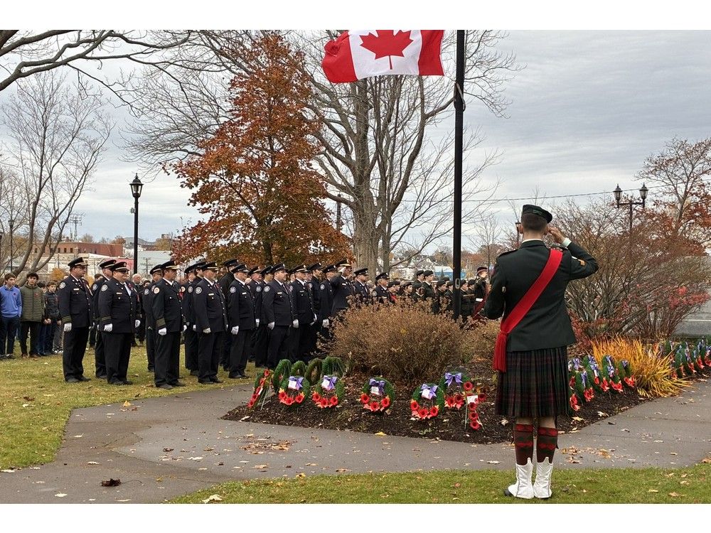New Glasgow pays its respects on Remembrance Day | PNI Atlantic News