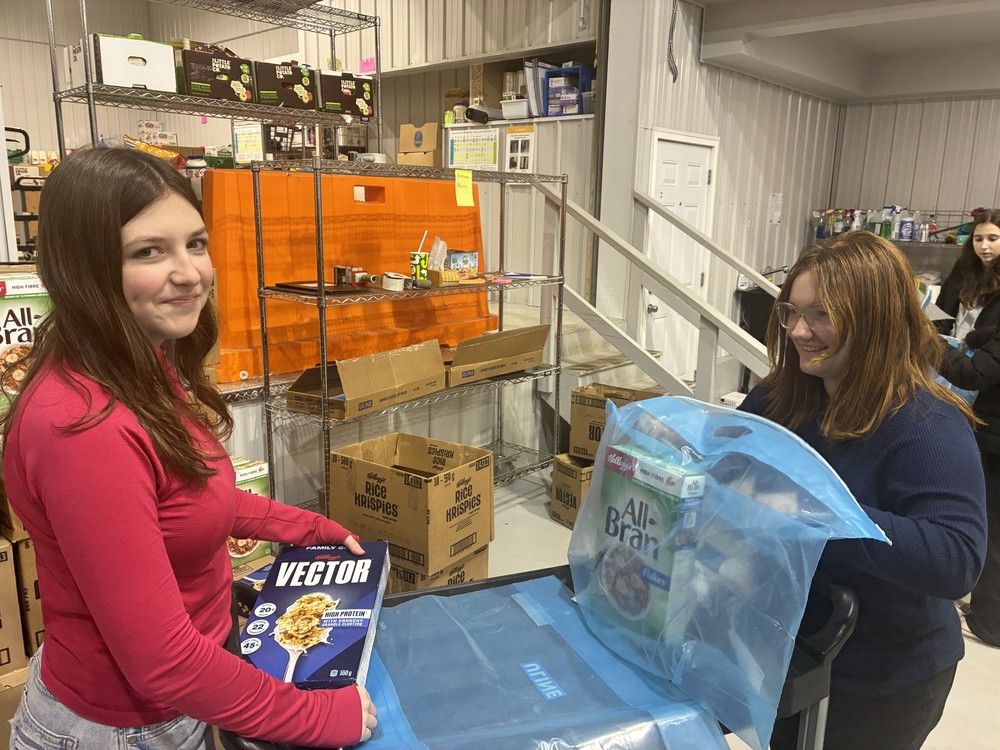 PEI students volunteer at Charlottetown food bank | PNI Atlantic News