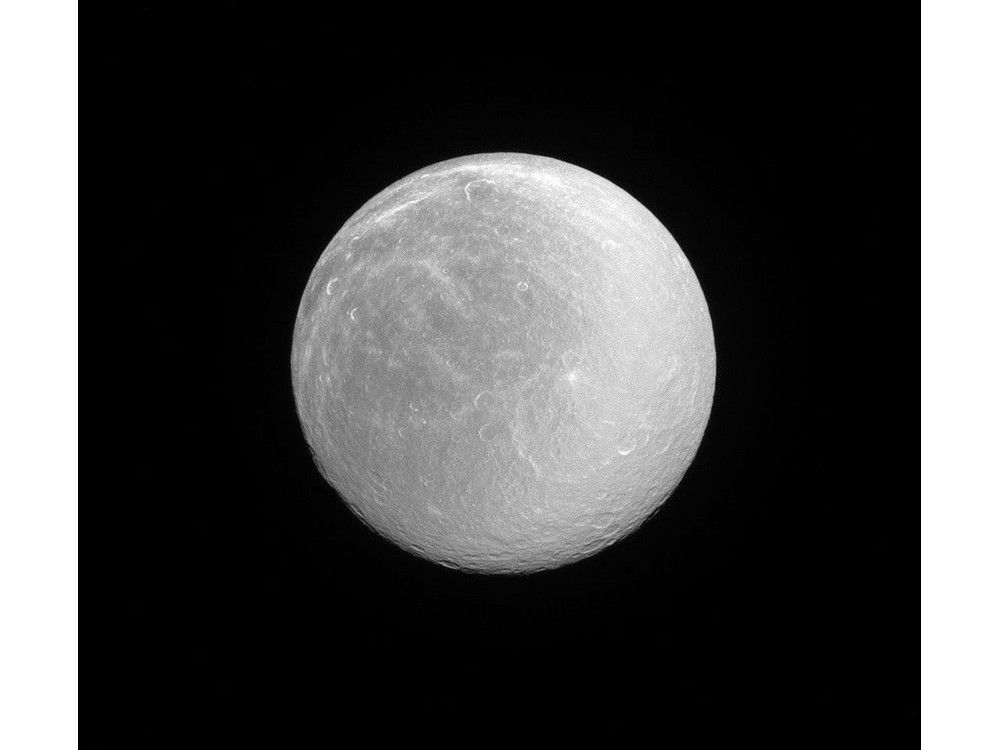 ATLANTIC SKIES: Could Saturn's moon Rhea have water and an atmosphere ...