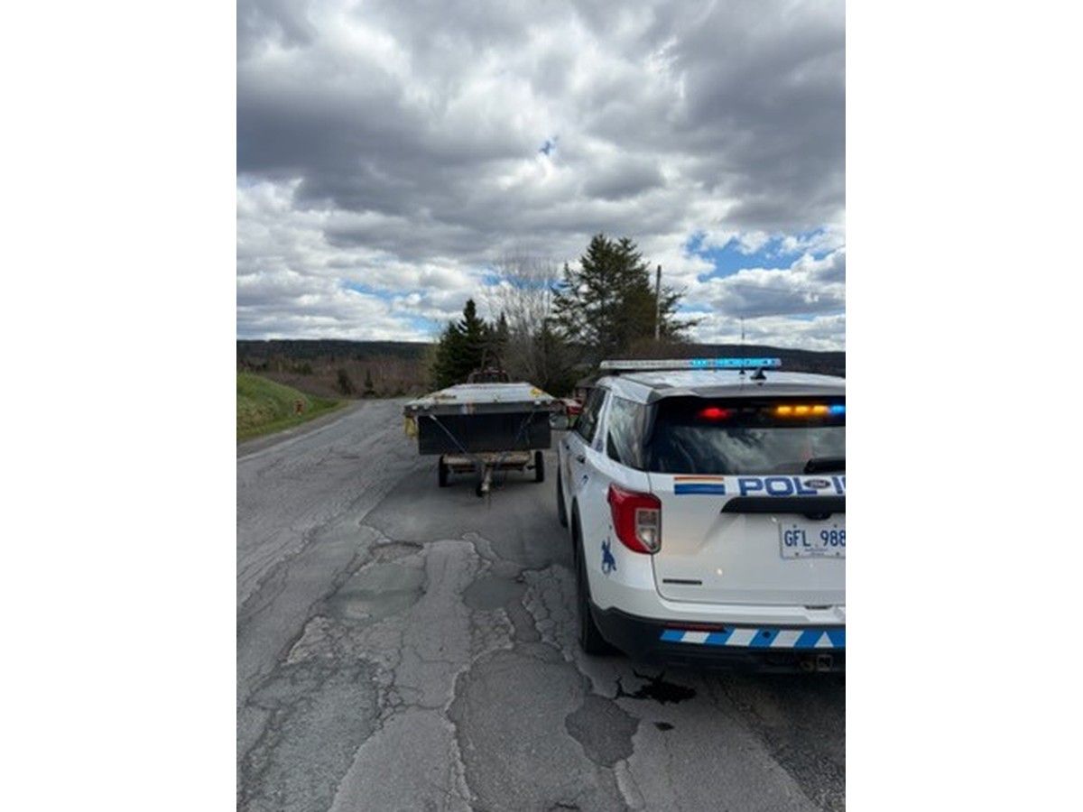 Driver ticketed for hauling improperly secured cargo in unfit vehicles ...