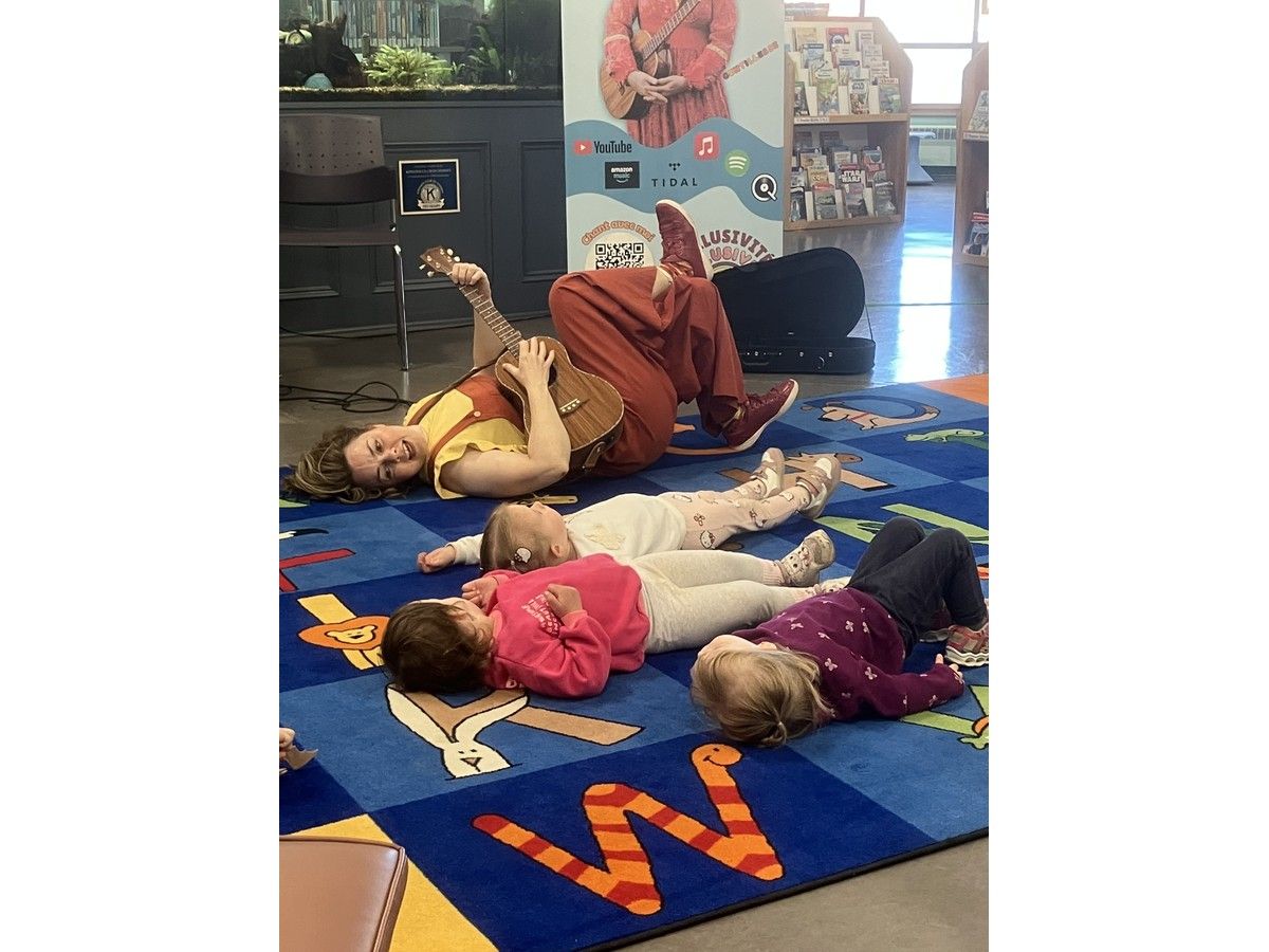 Children's entertainer a big hit at weekend library gig | PNI Atlantic News