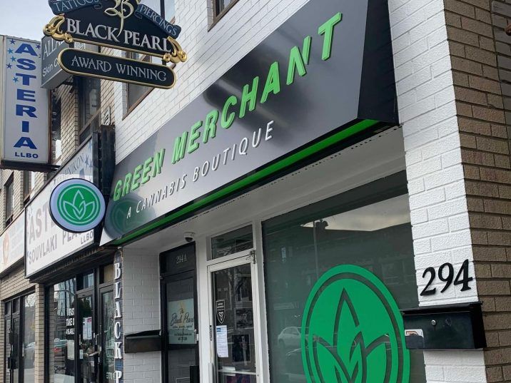 Toronto thieves pay for pot, steal the art of the walls at weed store ...