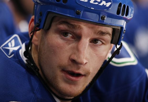Canucks will honour memory of Rypien with decal tribute, Oct. 18 ...