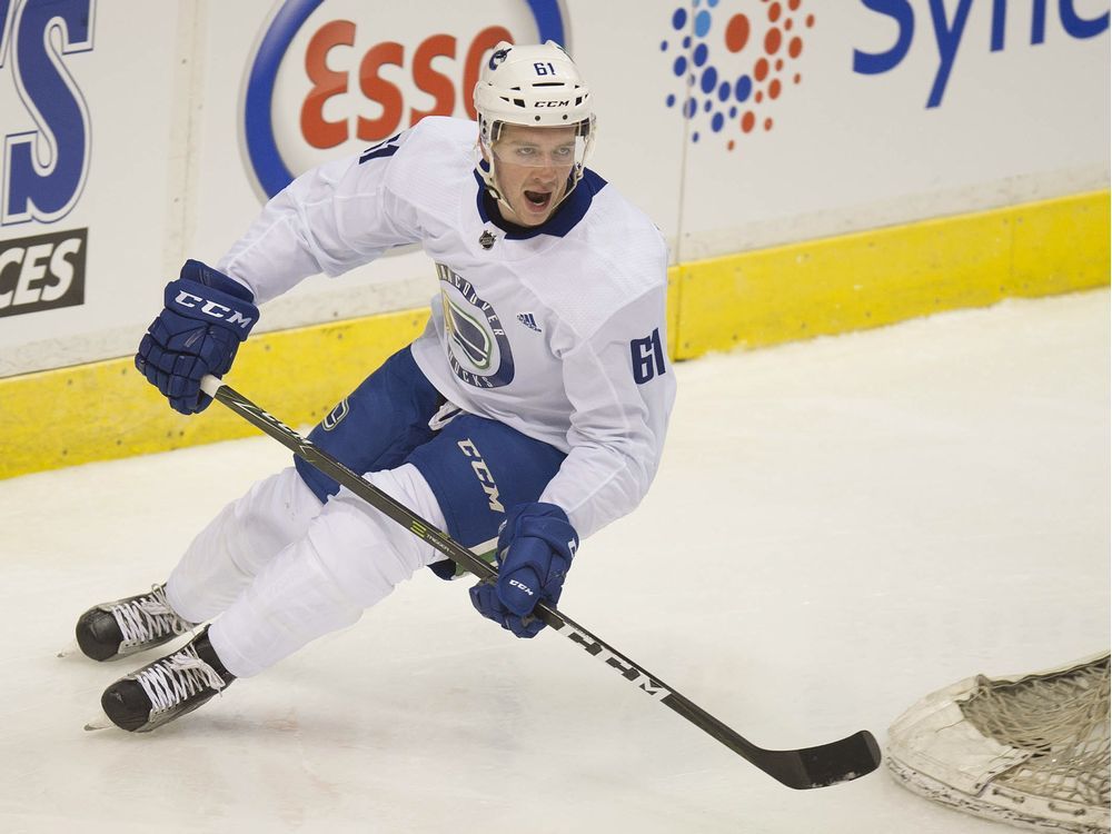 Canucks prospect Evan McEneny undergoes knee surgery | The Province