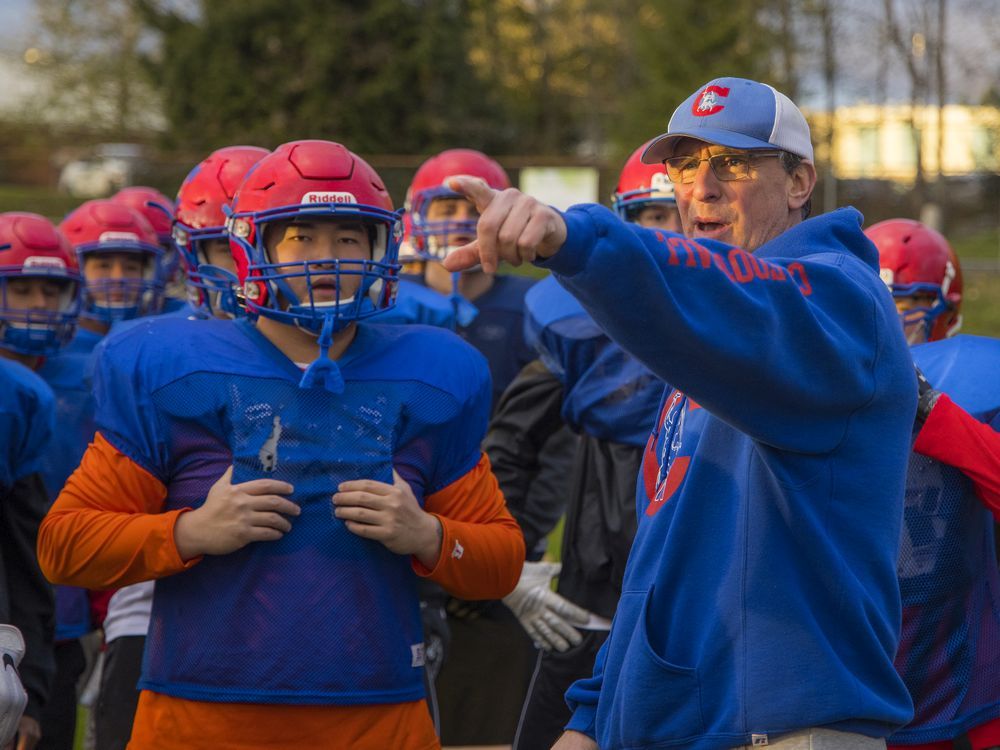 BC high school football: Surging Centennial Centaurs storm into semis ...