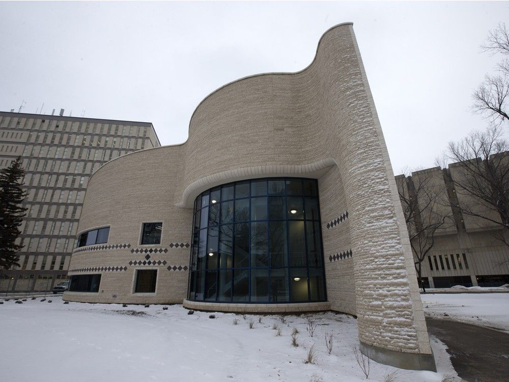 Famed architect to attend opening of Gordon Oakes Red Bear Student ...