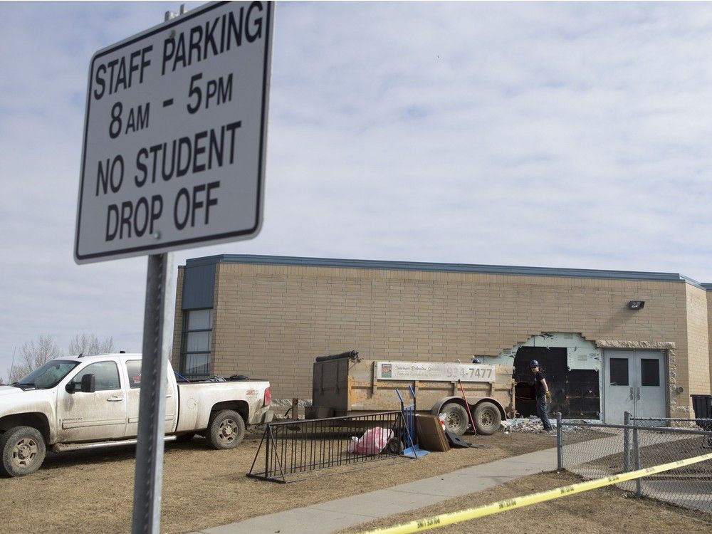 Car crashes into Silverspring School | The Star Phoenix