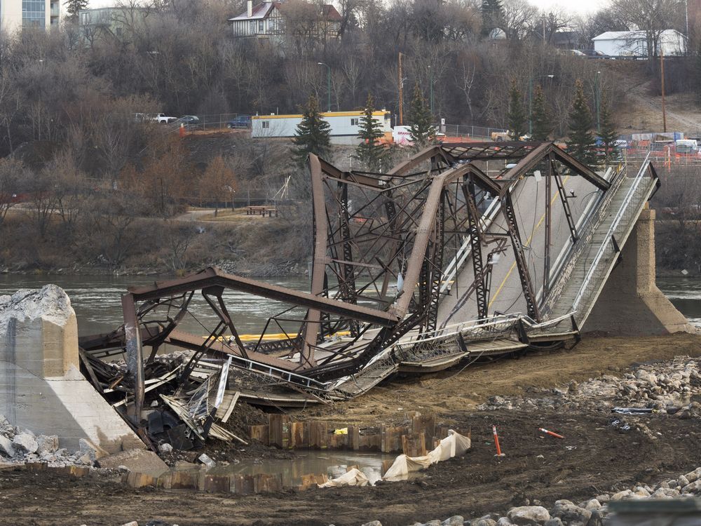 Gallery: Final Traffic Bridge span demolition | The Star Phoenix