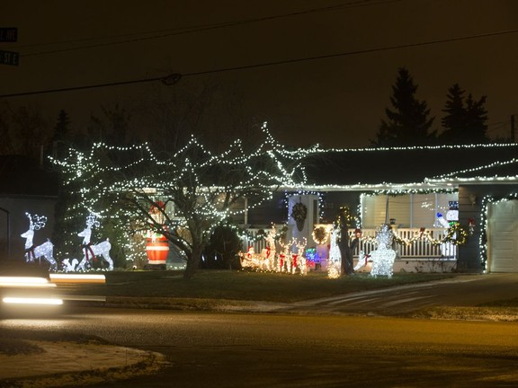 As Christmas draws near, take a self-guided twinkle tour of Saskatoon's ...