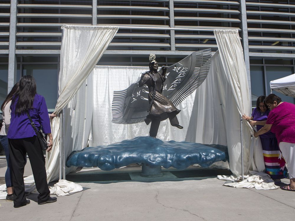 StarPhoenix Photos: MMIW monument unveiled in Saskatoon May 8, 2017 ...