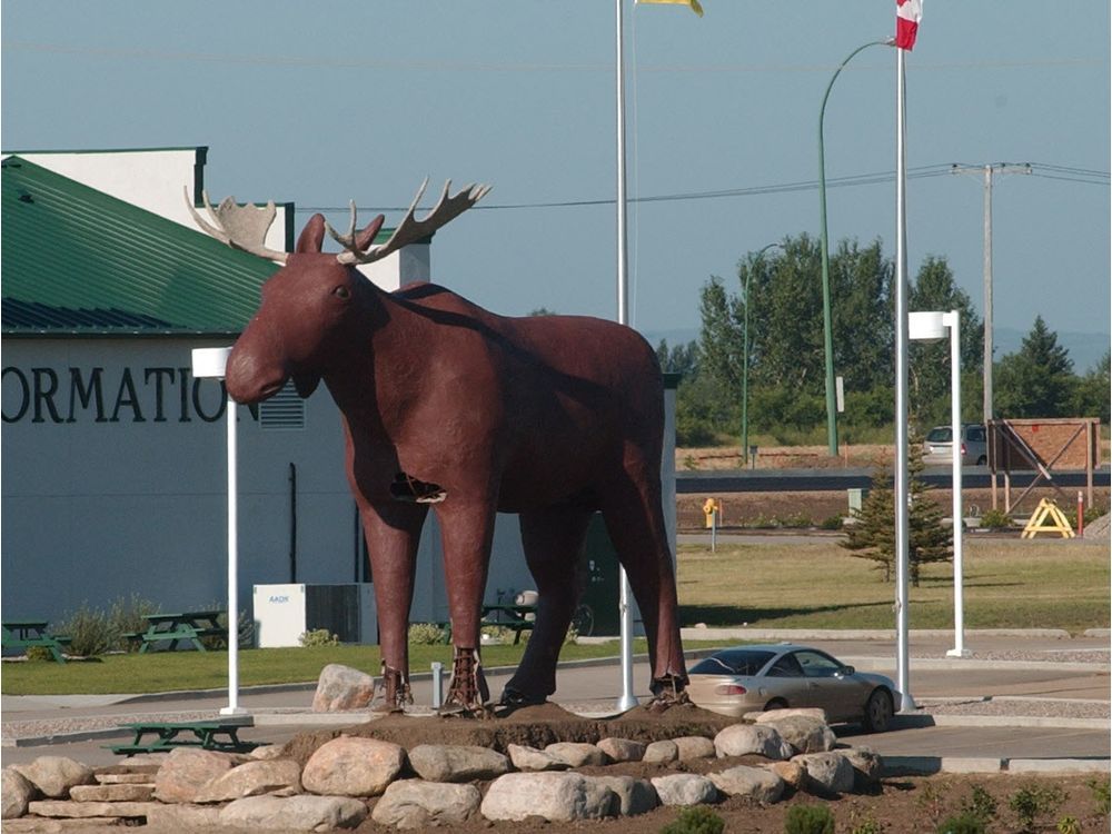 Moosehead Breweries donates to make Sask's Mac the Moose tallest again ...