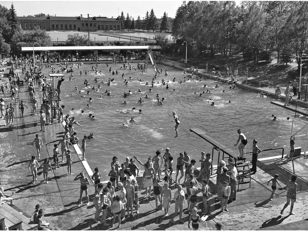 StarPhoenix Photos: Outdoor swimming in the past | The Star Phoenix