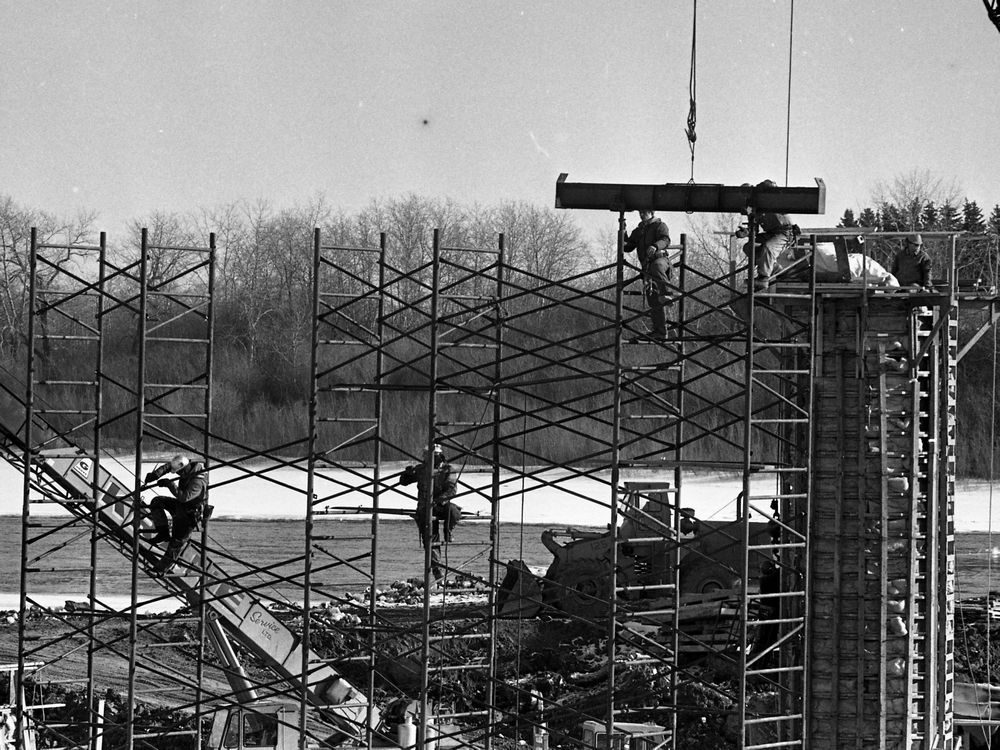 StarPhoenix Throwback Thursday: Bridge construction | The Star Phoenix