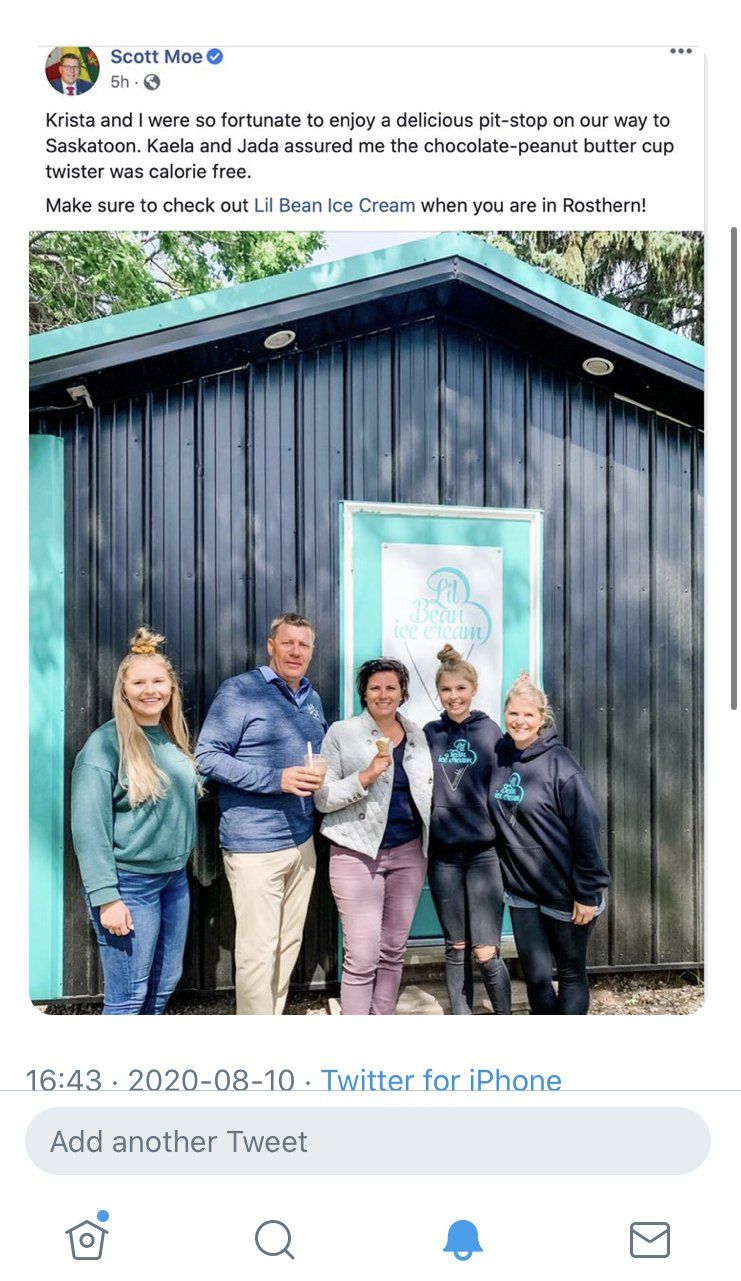 Moe apologizes for 'error in judgement' after posing for picture ...