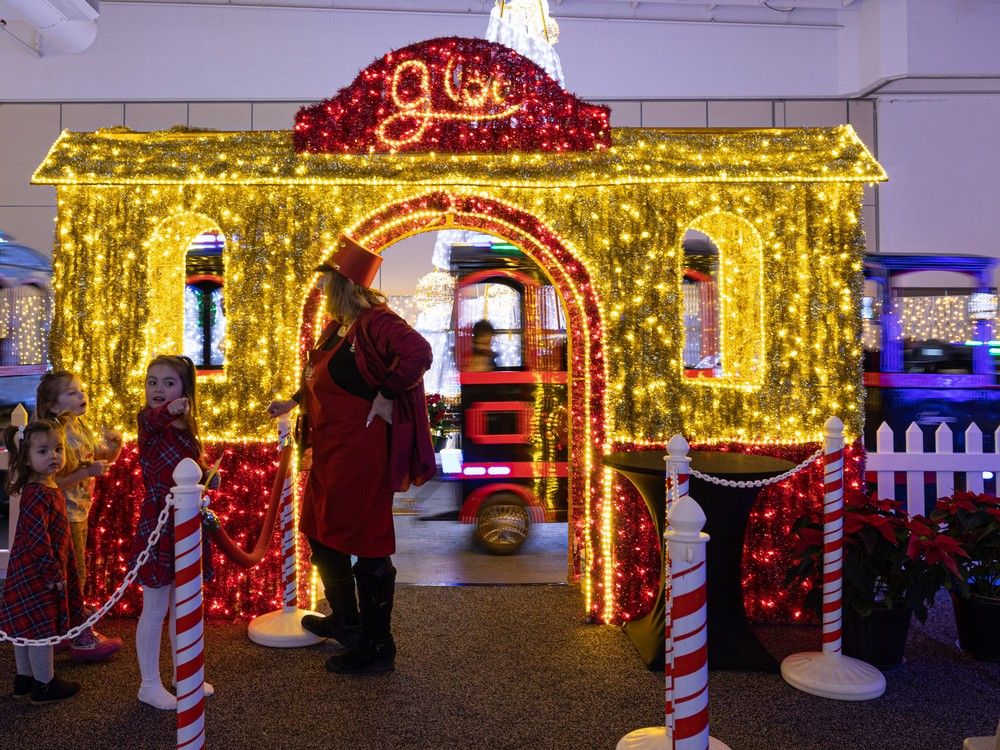 In photos: GLOW lights up Saskatoon for Christmas season | The Star Phoenix