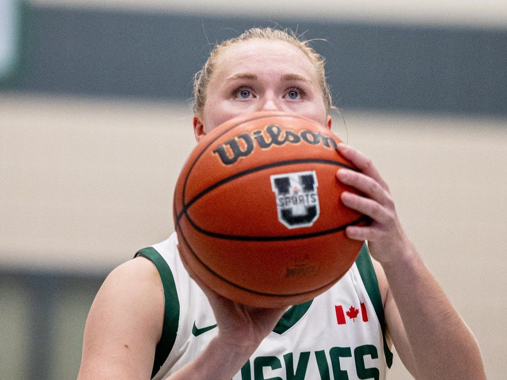 Gage Grassick: Huskies' b-ball star groomed her game on farmyard grass ...