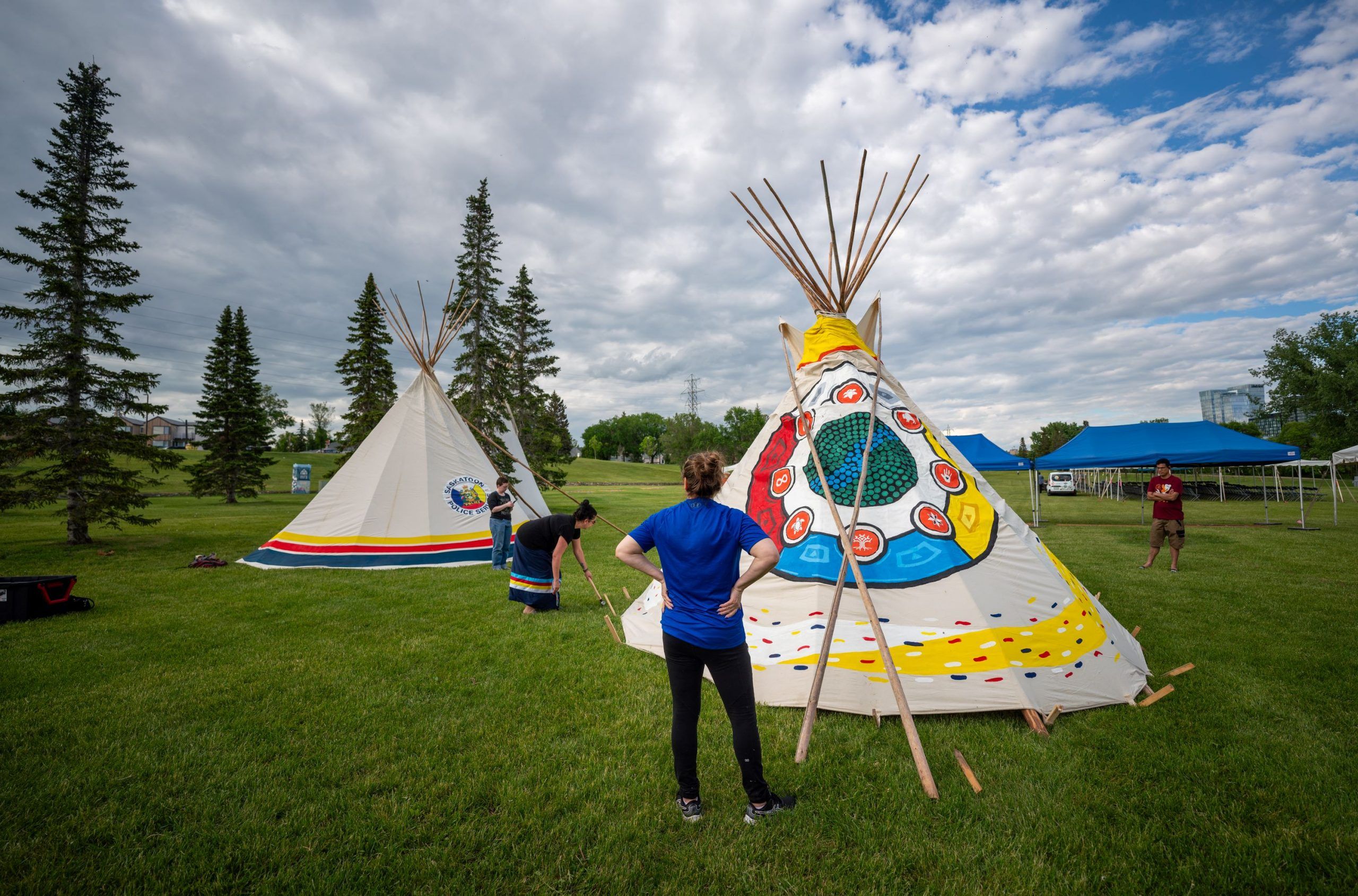 Raising the tipi — and the next generation of tipi teachers | The Star ...