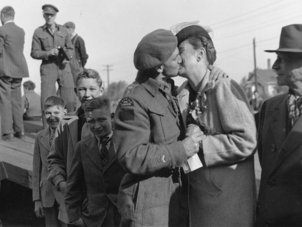The kiss that ended the war for a Saskatchewan soldier and his family ...