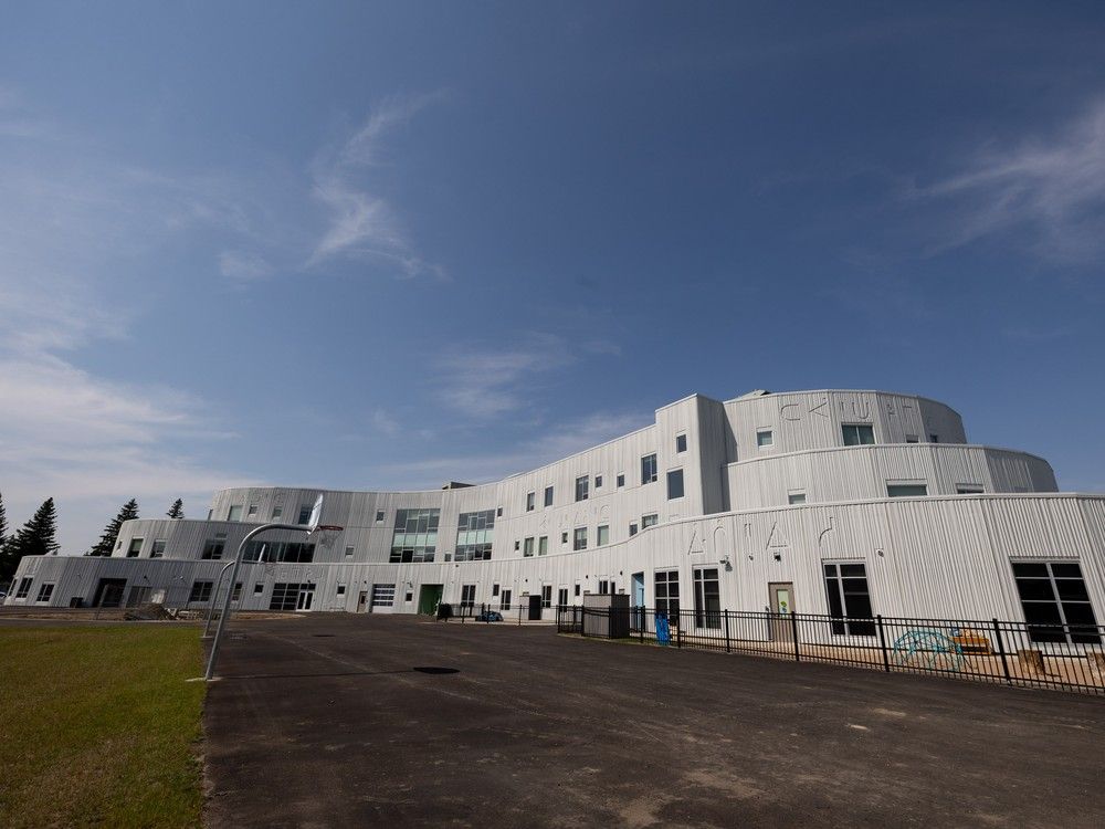 Families celebrate opening of Cree bilingual school | The Star Phoenix