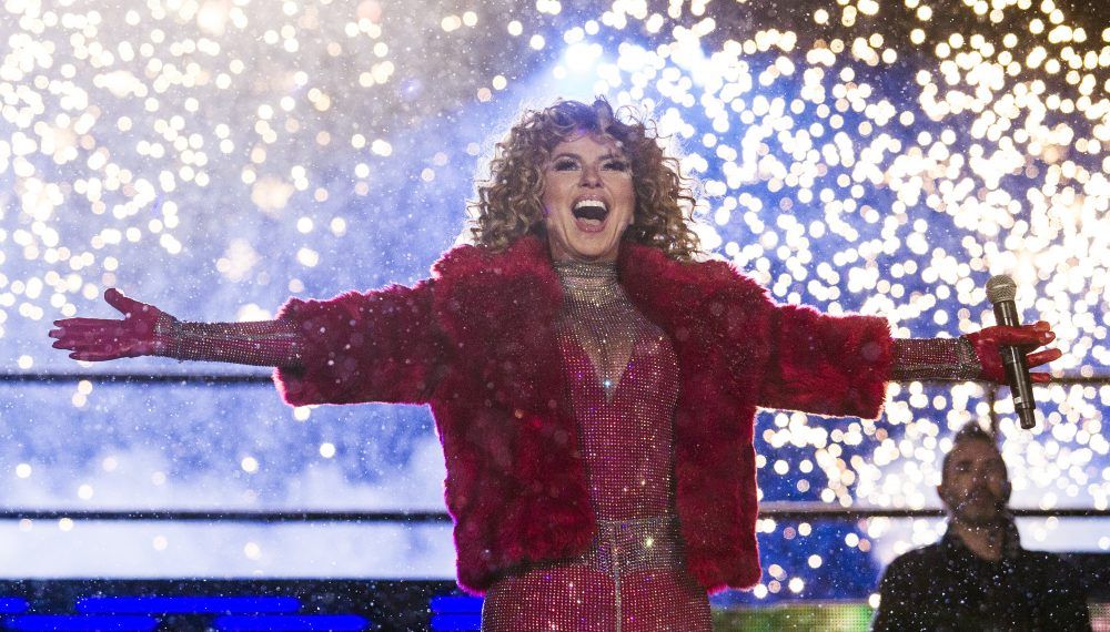 Shania Twain melts Grey Cup halftime with fiery performance | Toronto Sun