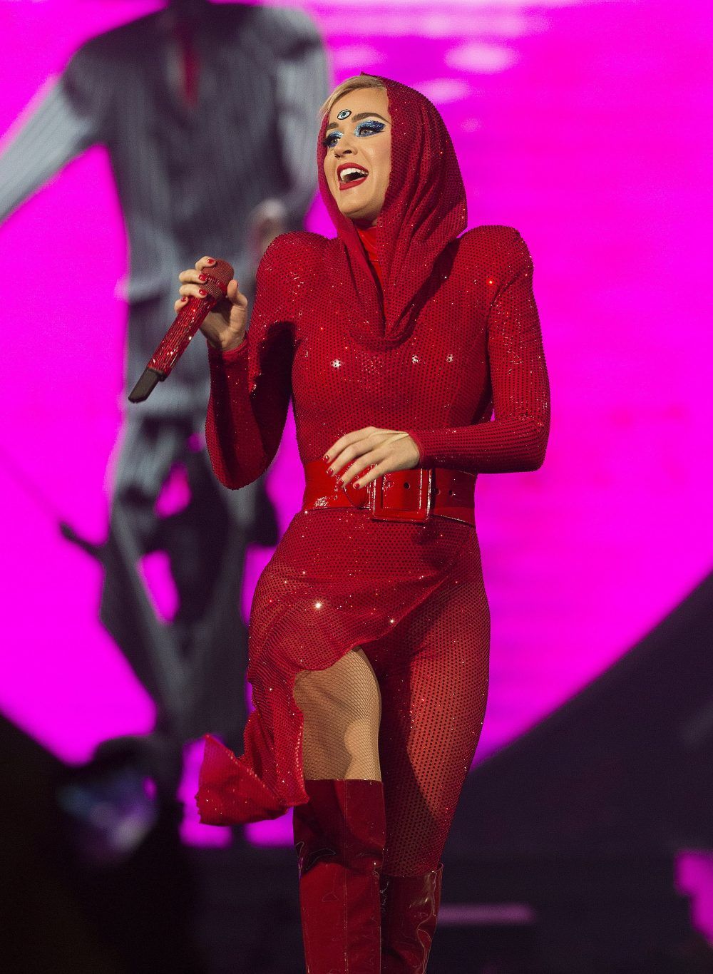 Katy Perry pops with props at Toronto show | Toronto Sun