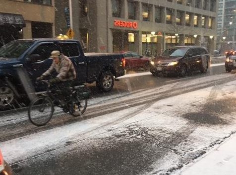 Snow hits T.O. | Toronto Sun