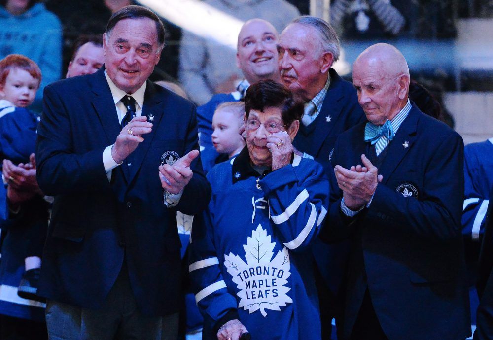 Leafs Locker: Johnny Bower gets touching pre-game tribute | Toronto Sun