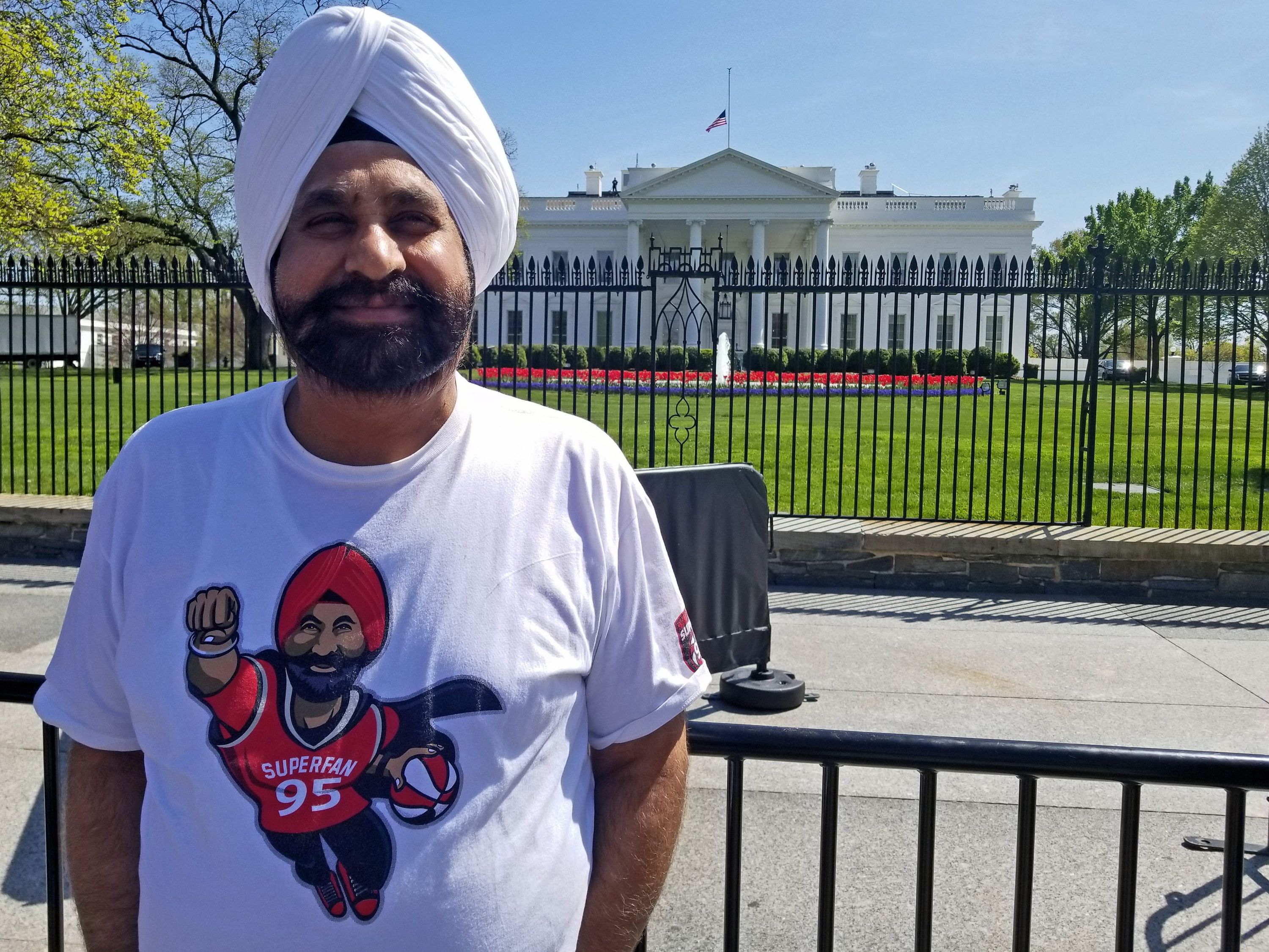 WARMINGTON: 'Superfan' Nav Bhatia cheers on Raps from White House ...