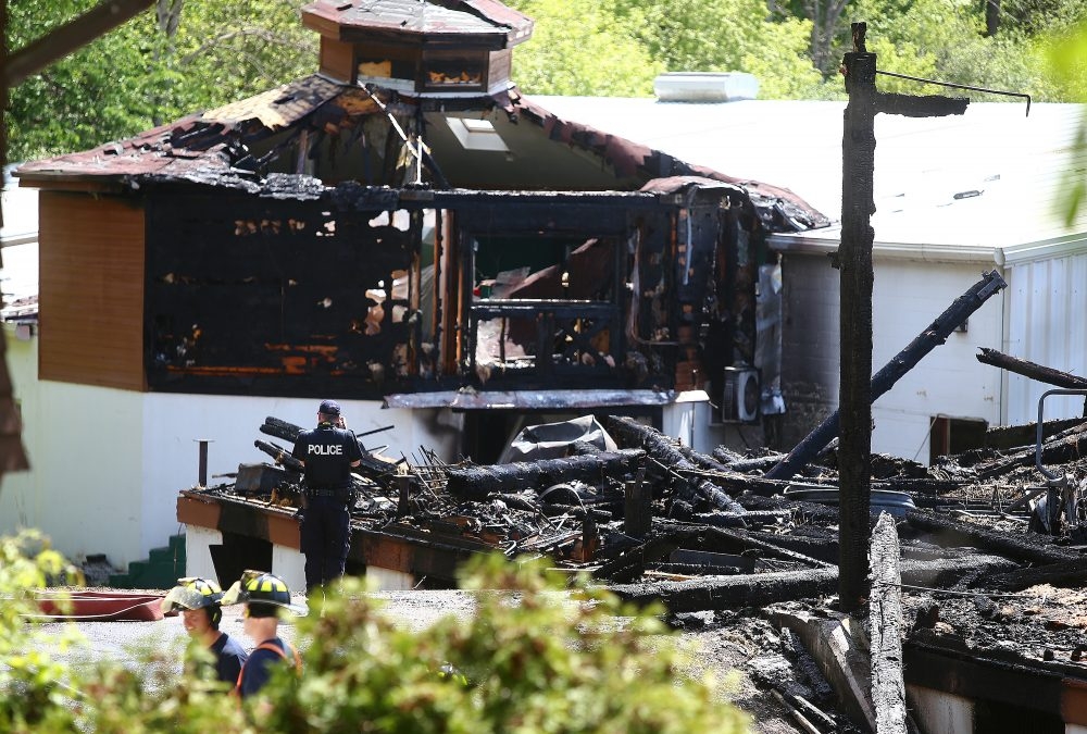 'May never find cause' of stable fire that killed 16 horses | Toronto Sun