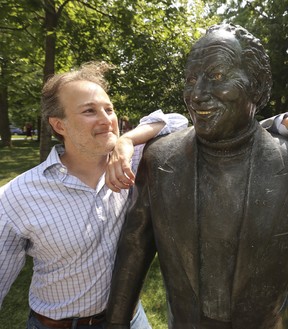 King of Kensington memorial needs TLC | Toronto Sun