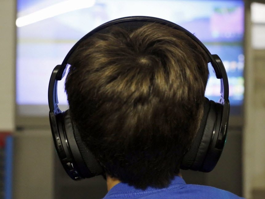 Screen use interfering with kids' sleep: Study | Toronto Sun