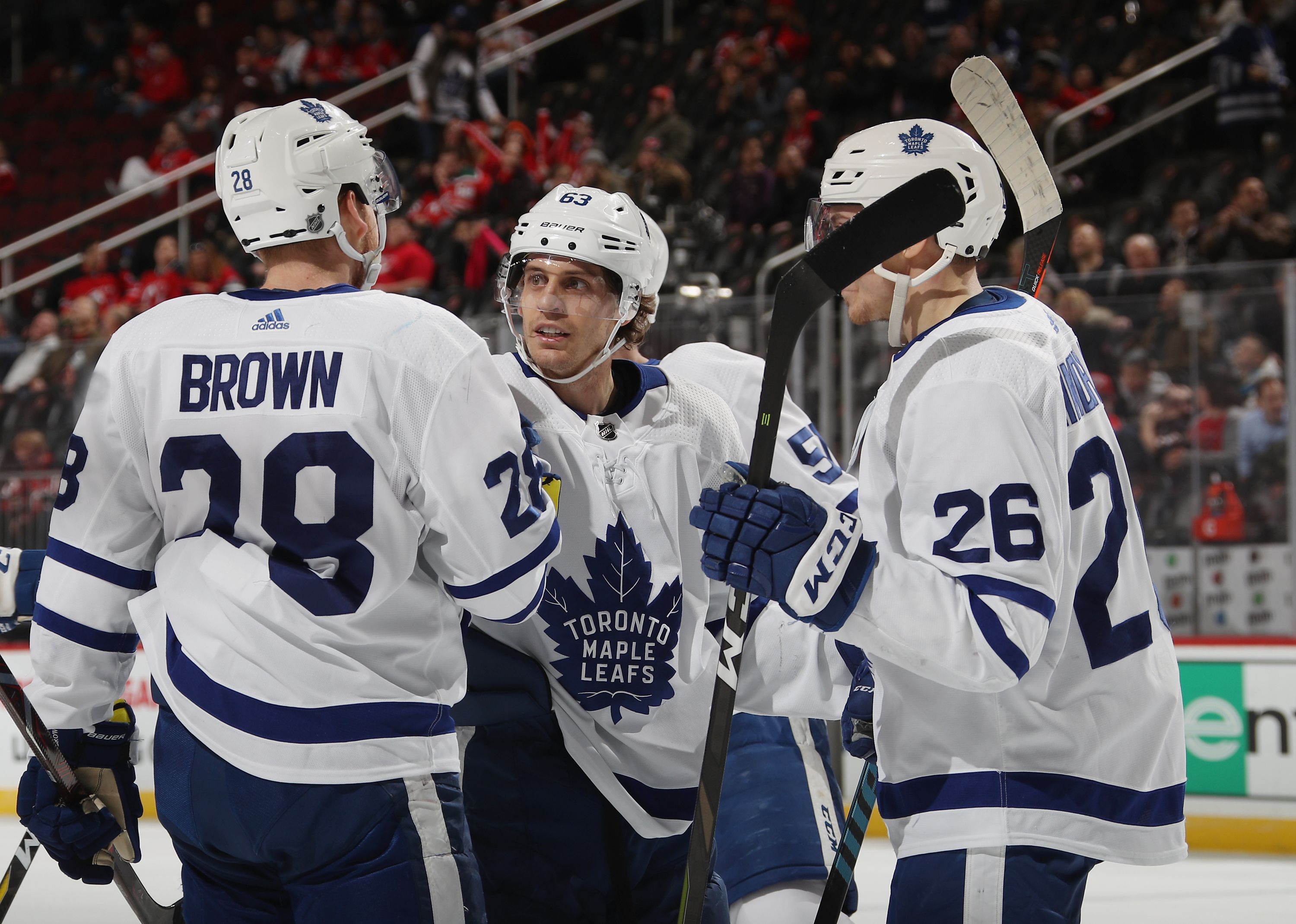 Maple Leafs spread scoring around to end road trip on winning note ...