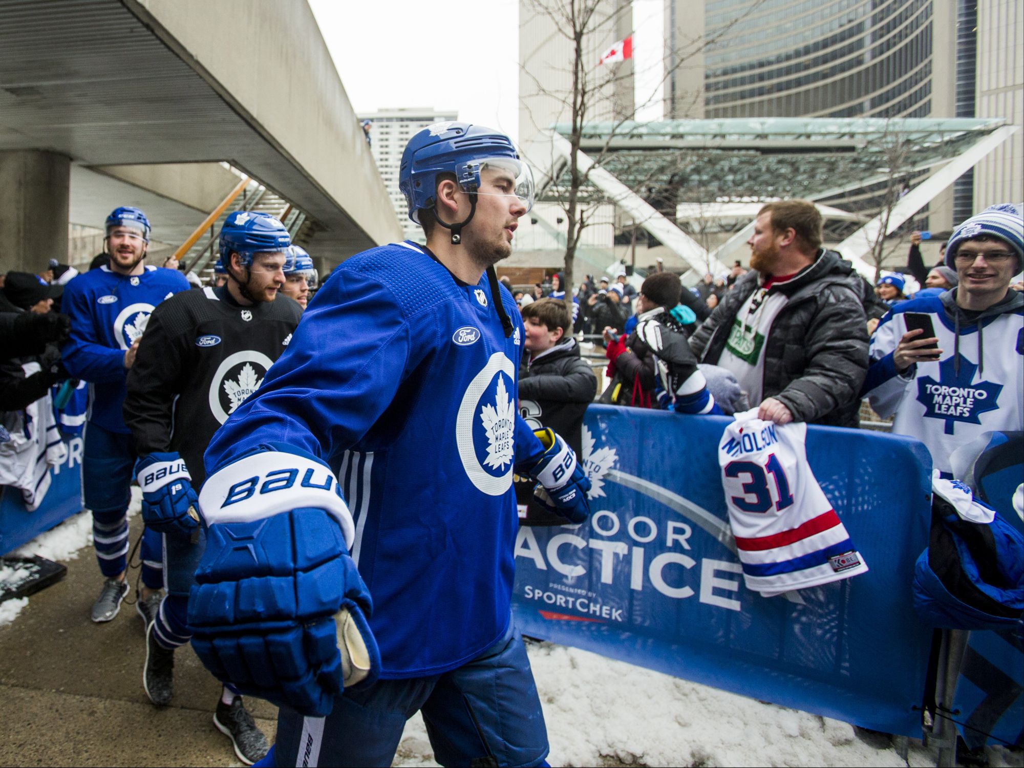 Maple Leafs take the subway and take it outside | Toronto Sun