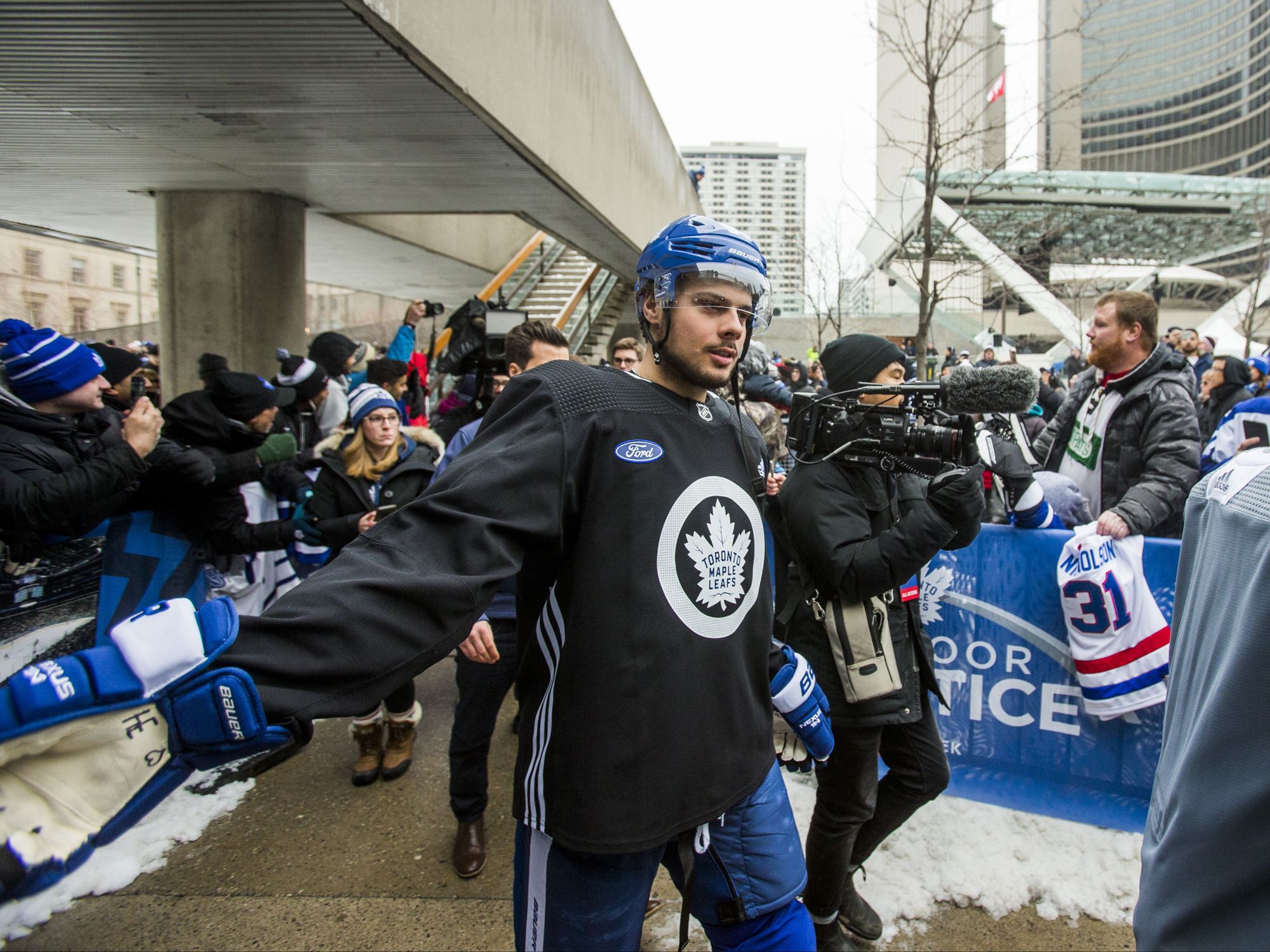Maple Leafs take the subway and take it outside | Toronto Sun