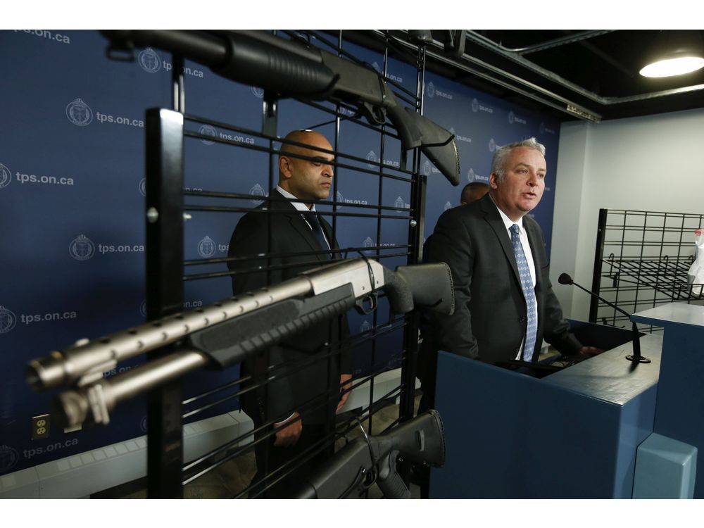 Toronto Police seize weapons and drugs | Toronto Sun